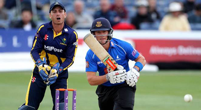 Sussex duo extend contracts - Title Sussex Magazine